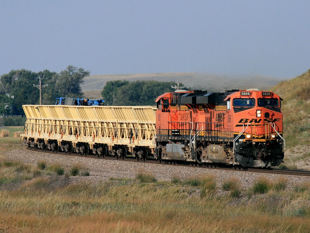 BNSF 5866